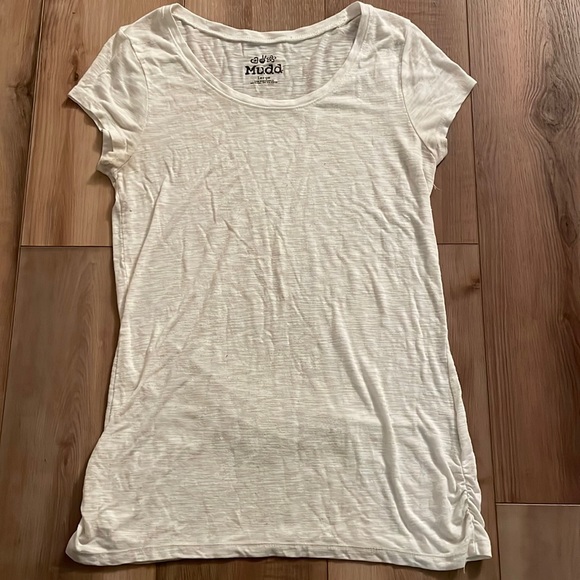 Mudd | Tops | Mudd White Tee Shirt | Poshmark